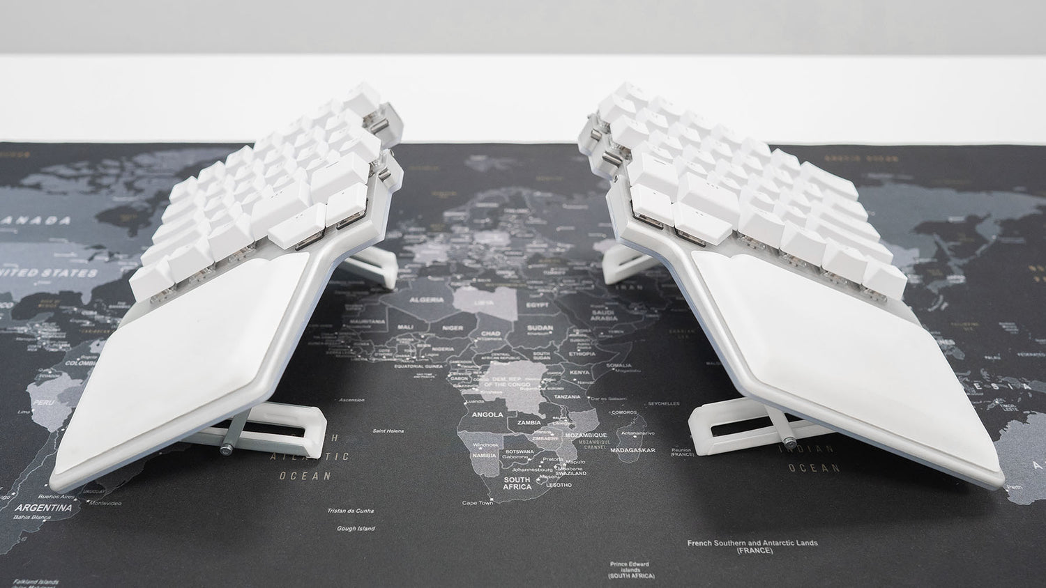 Last update of the year - keyboard tenting updates! – Dygma