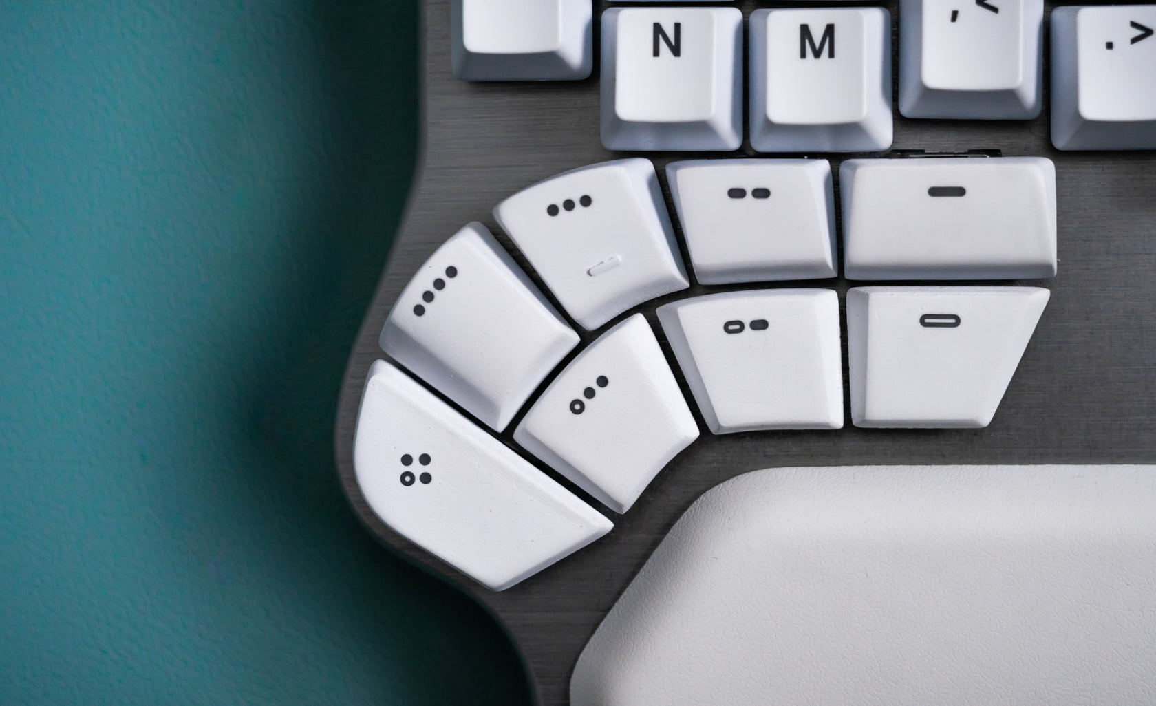 Dygma Defy wireless ergonomic keyboard