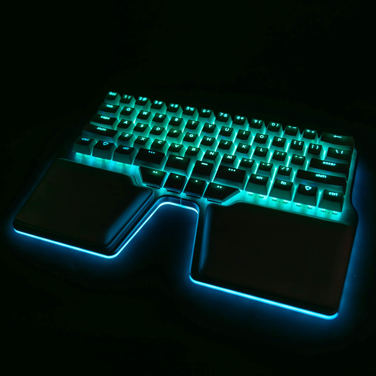 The Best Wireless Split Keyboard - Dygma Raise 2